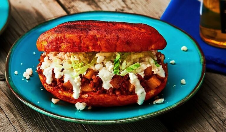 DELICIOSO Pambazo original papa con chorizo【Mx 2021】